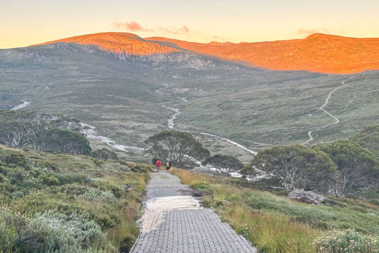 Hiking to Mt Kosciuszko from Charlotte Pass